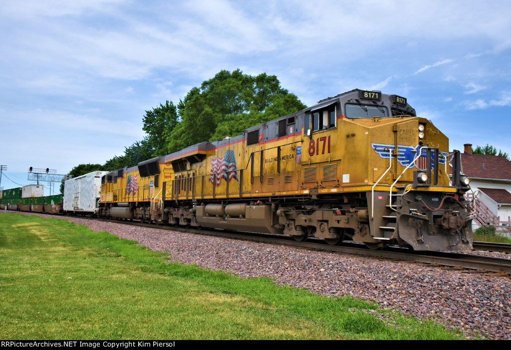 UP 8171 EB UP Geneva Sub